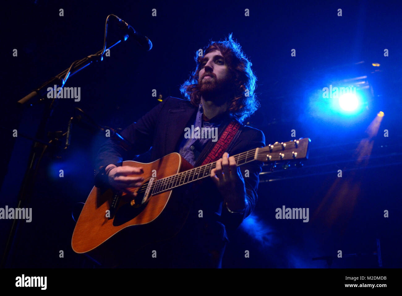 Der britische Singer-/Songwriter Jonathan JEREMIAH bei seinem Konzert ...