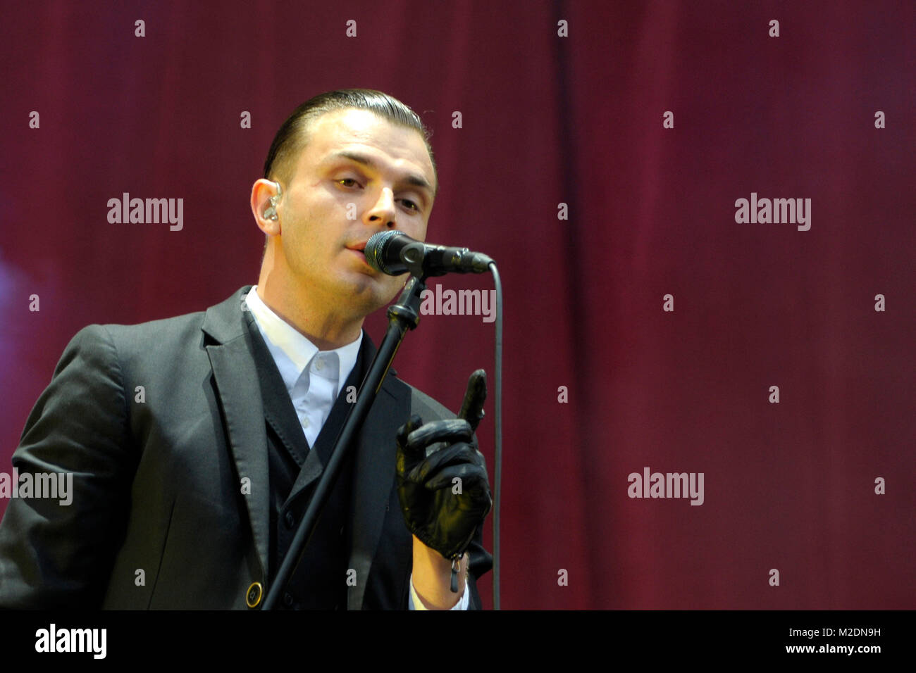 Hurts band hi-res stock photography and images - Alamy