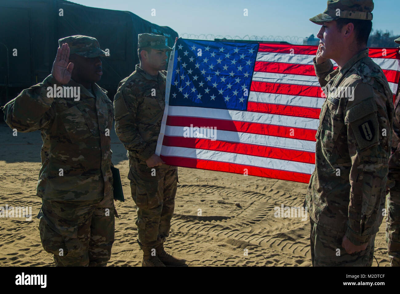 304th expeditionary signal battalion hi-res stock photography and ...