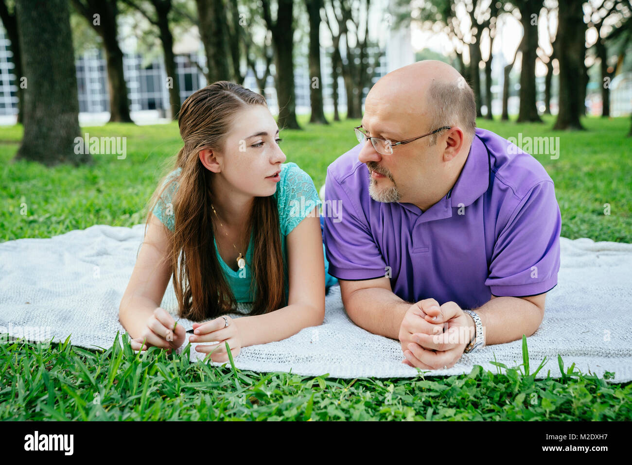 Father son talking serious hi-res stock photography and images - Alamy