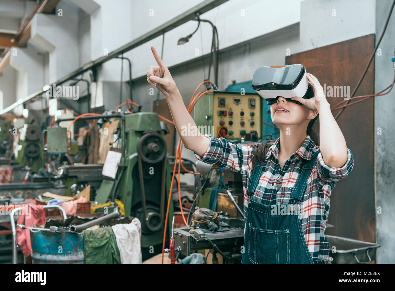 Asian technology worker hi-res stock photography and images - Alamy