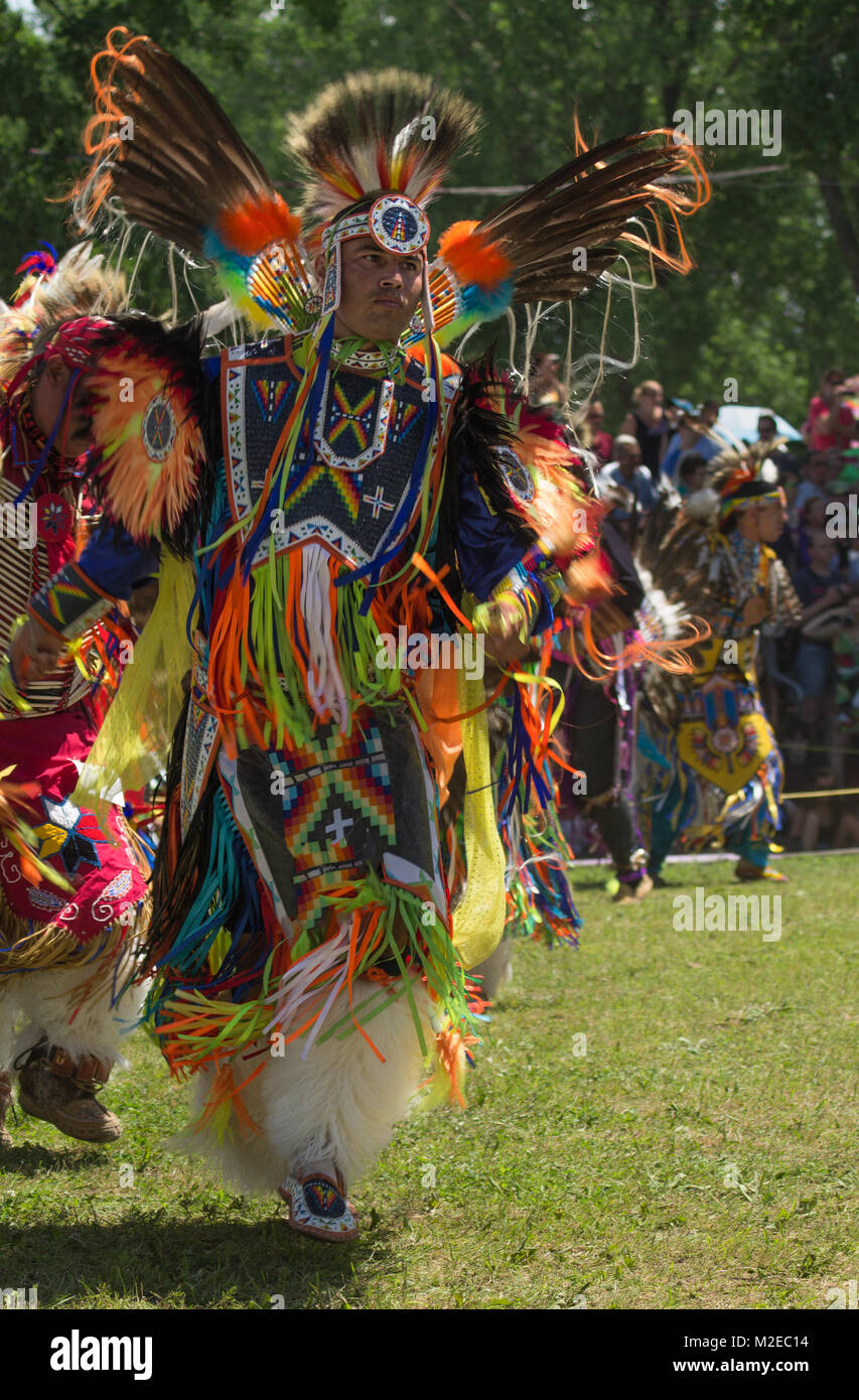Canada first nations pow wow hi-res stock photography and images - Alamy