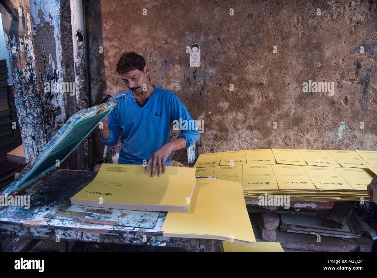 Hand made sign print maker, Old Delhi, India Stock Photo - Alamy