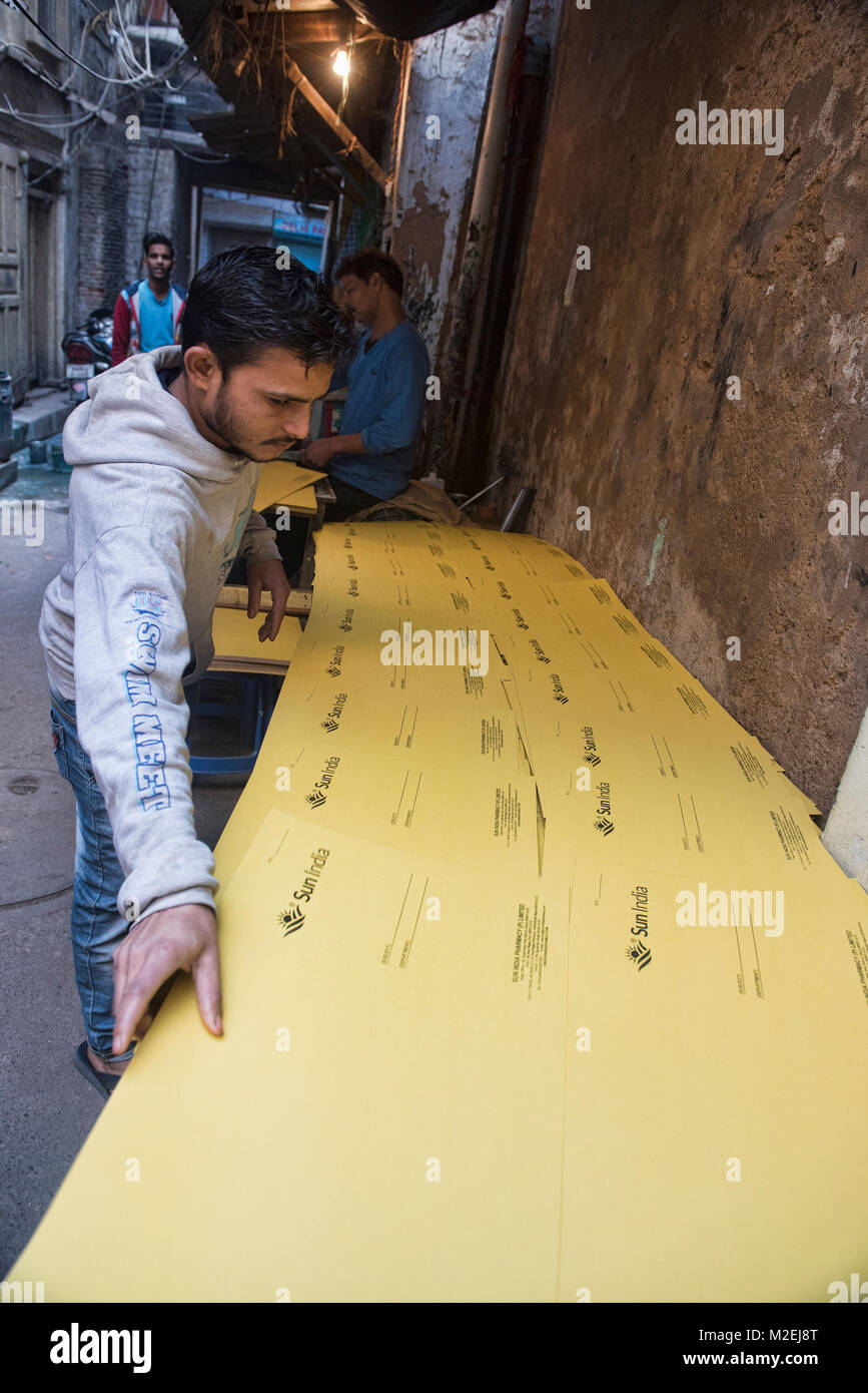 Hand made sign print maker, Old Delhi, India Stock Photo - Alamy