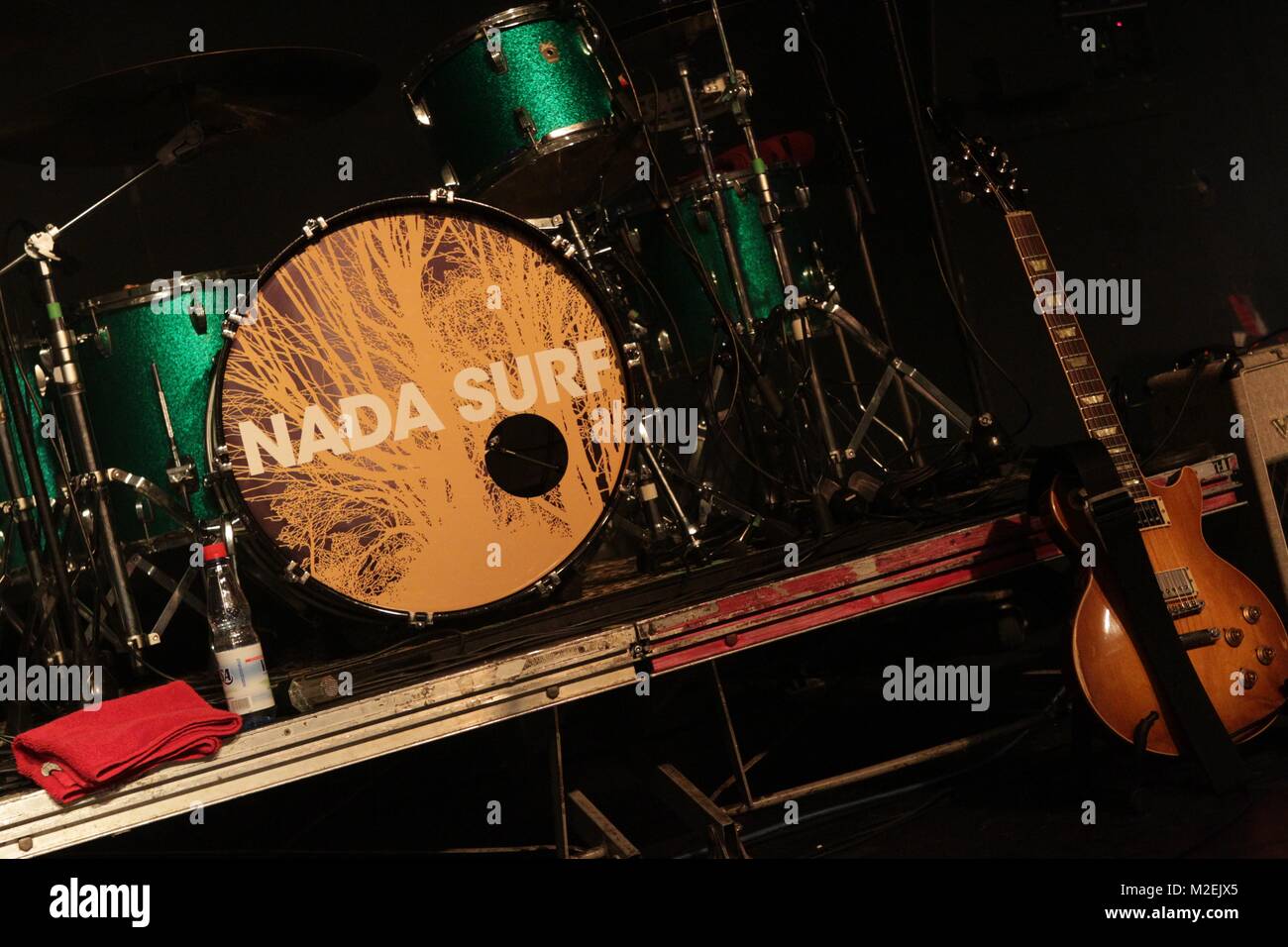 Nada surf hi-res stock photography and images - Alamy