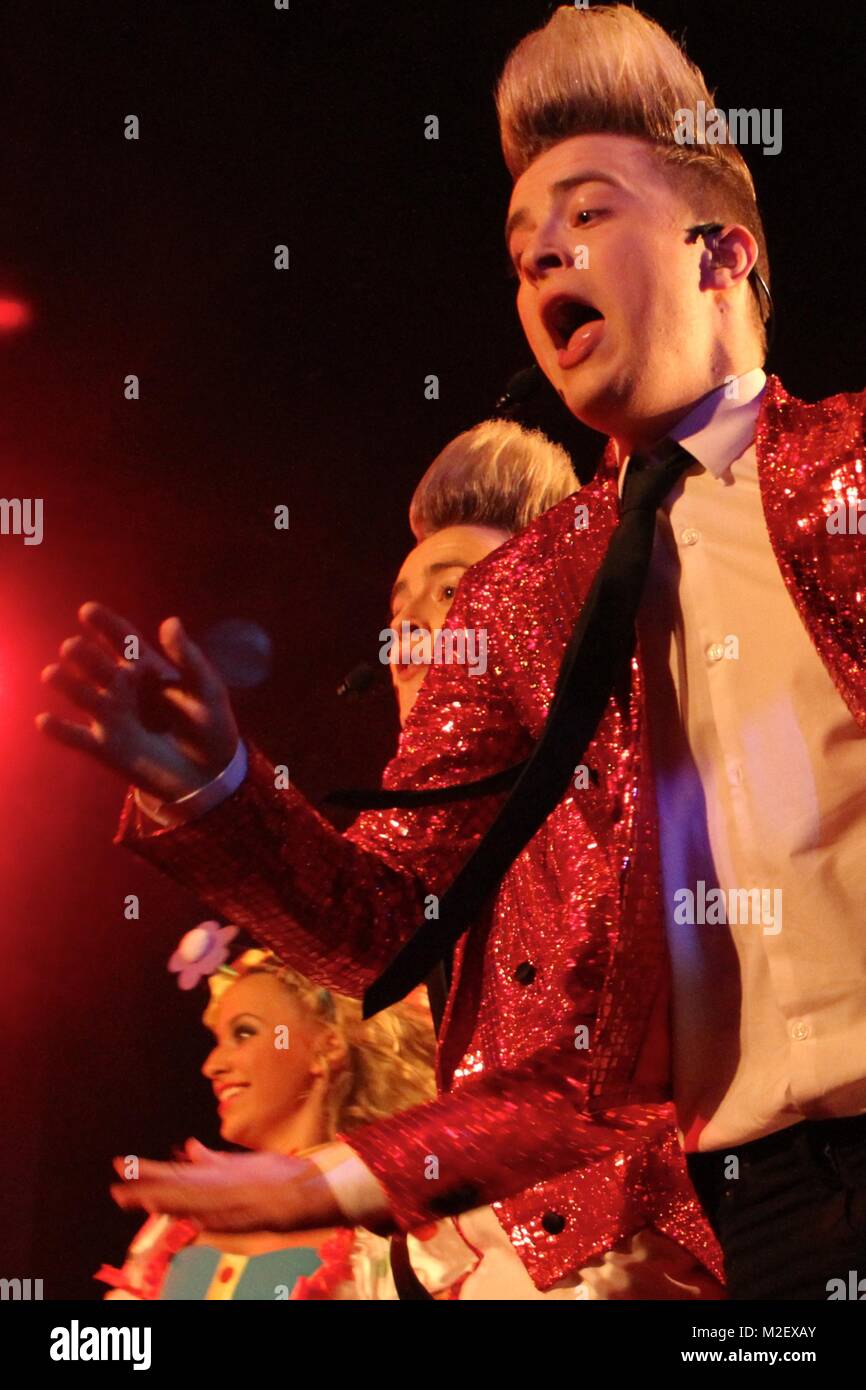 Jedward victory hi-res stock photography and images - Alamy
