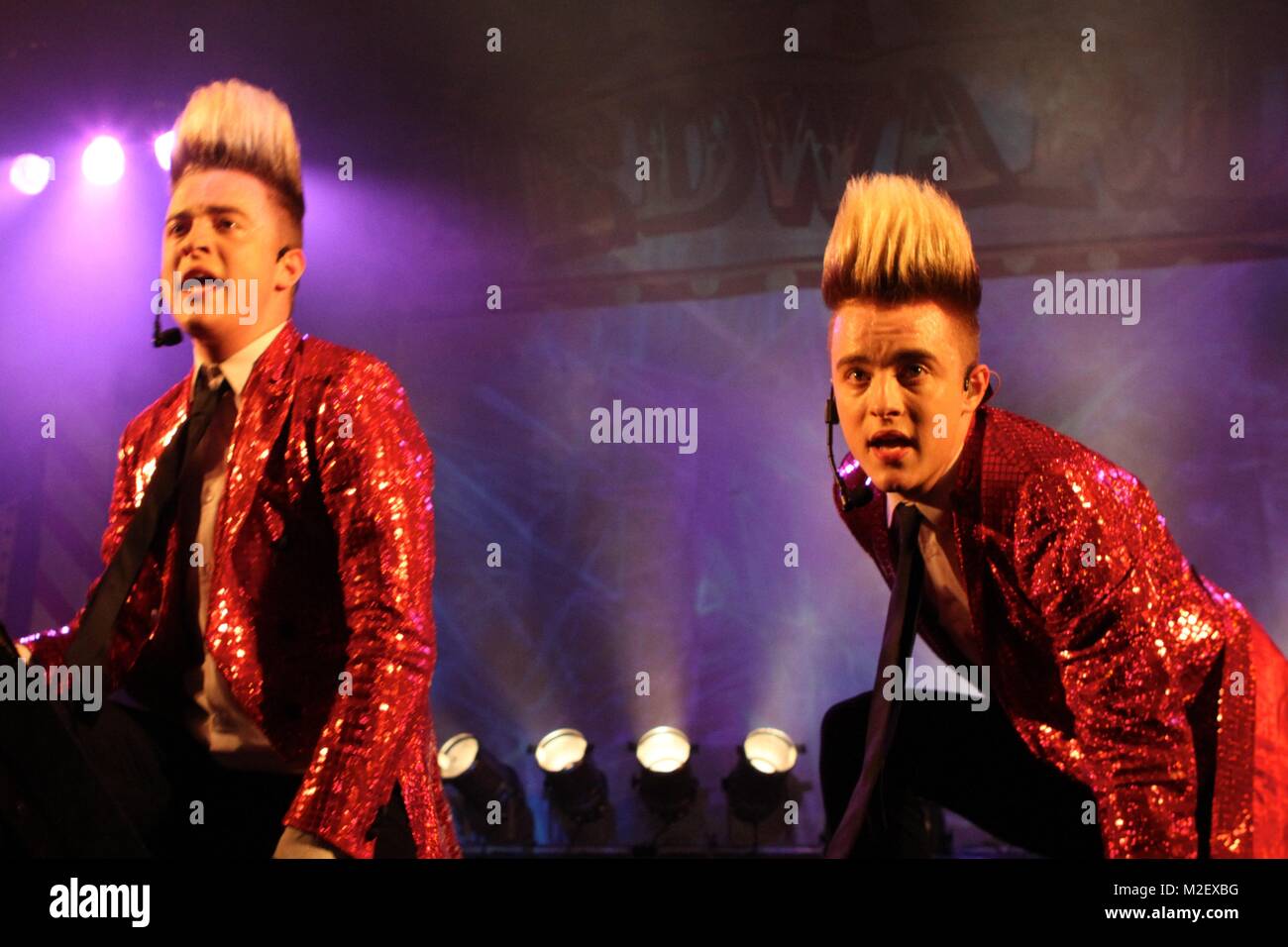 Jedward victory hi-res stock photography and images - Alamy