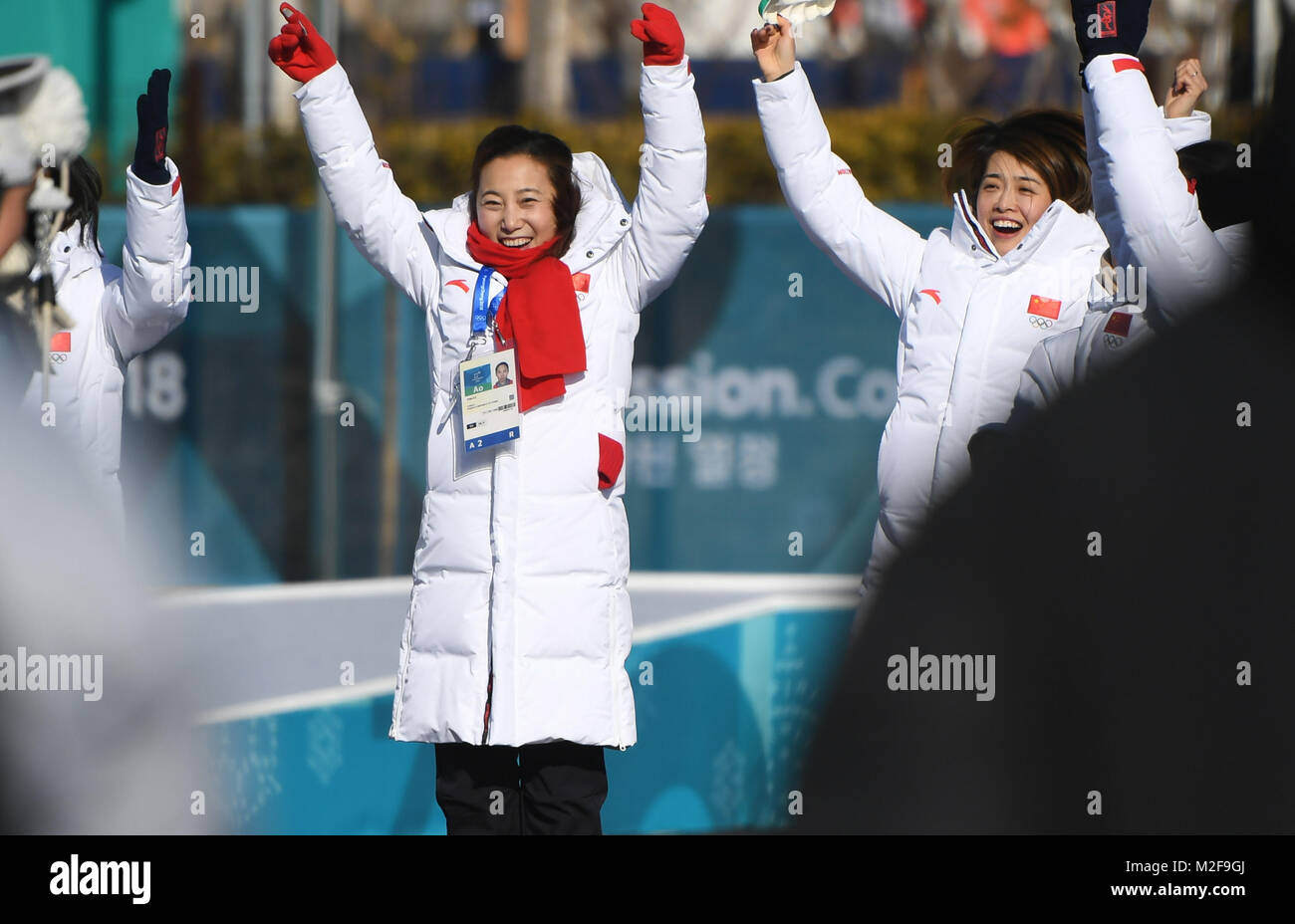 The chinese short track speed skating team hi-res stock photography and ...
