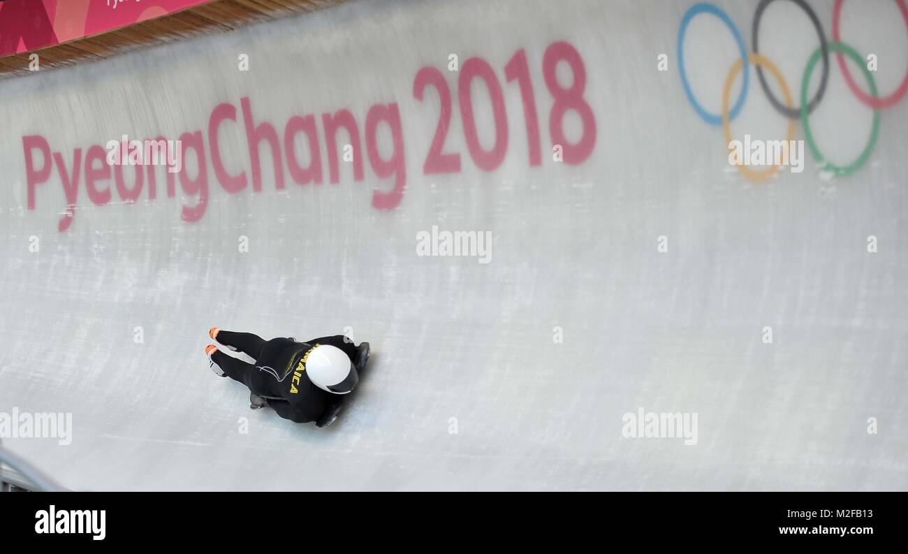 Mens skeleton olympic sliding centre hi-res stock photography and ...