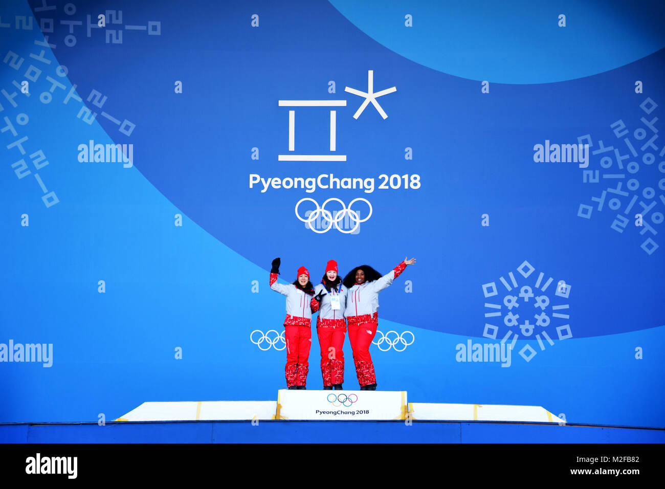Pyeongchang, South Korea. 07th Jan, 2018. Helpers rehearsing onstage ...