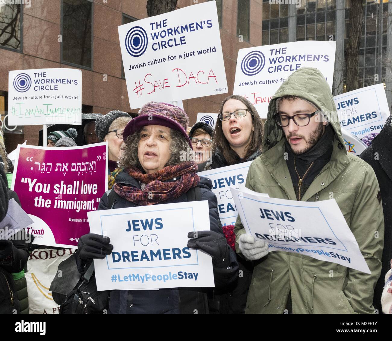 Workmens circle hi-res stock photography and images - Alamy