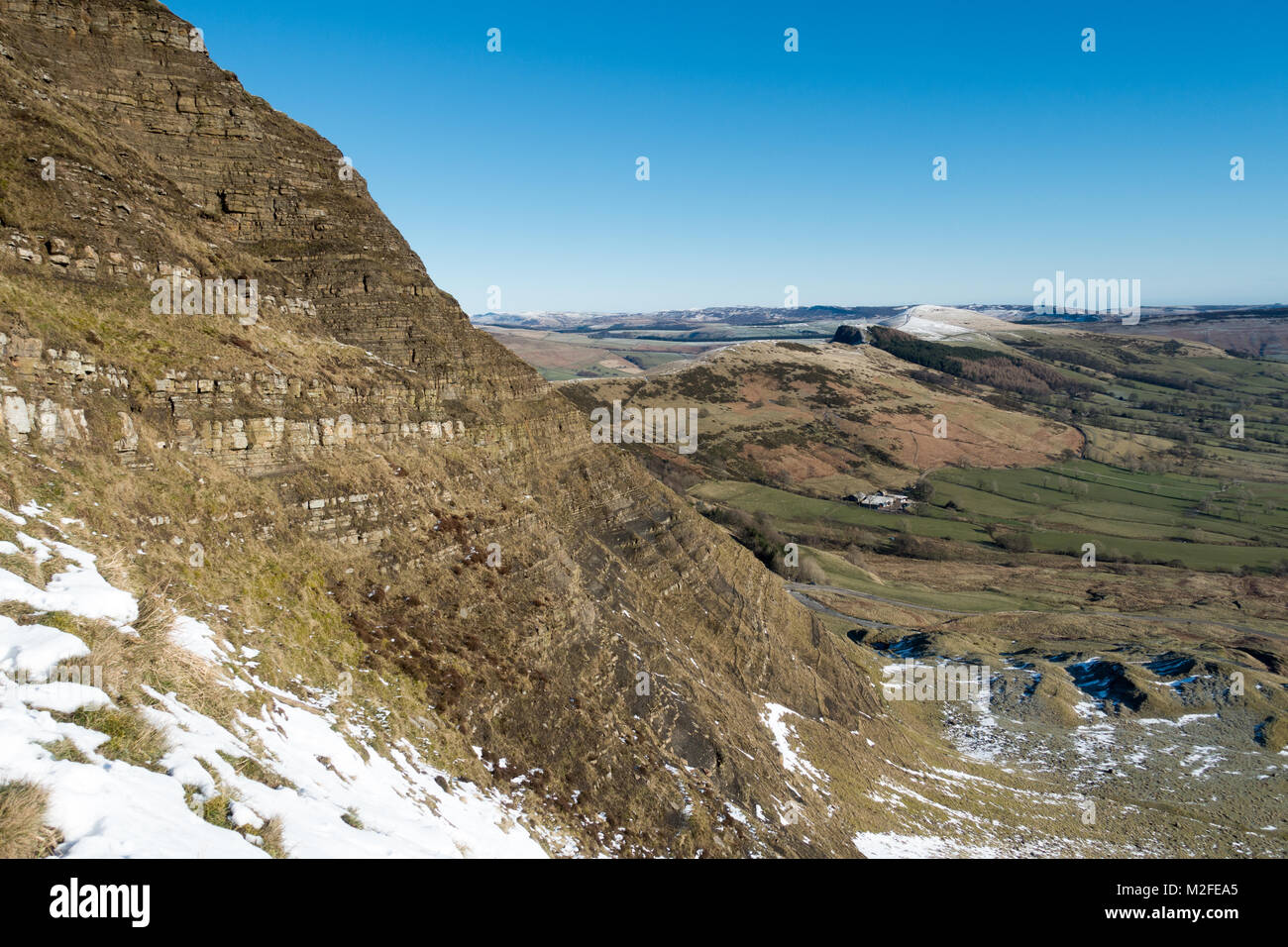 A winters day walking from Castleton in the Peak District National Park ...