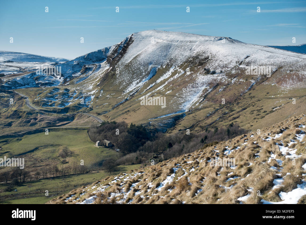 A winters day walking from Castleton in the Peak District National Park ...