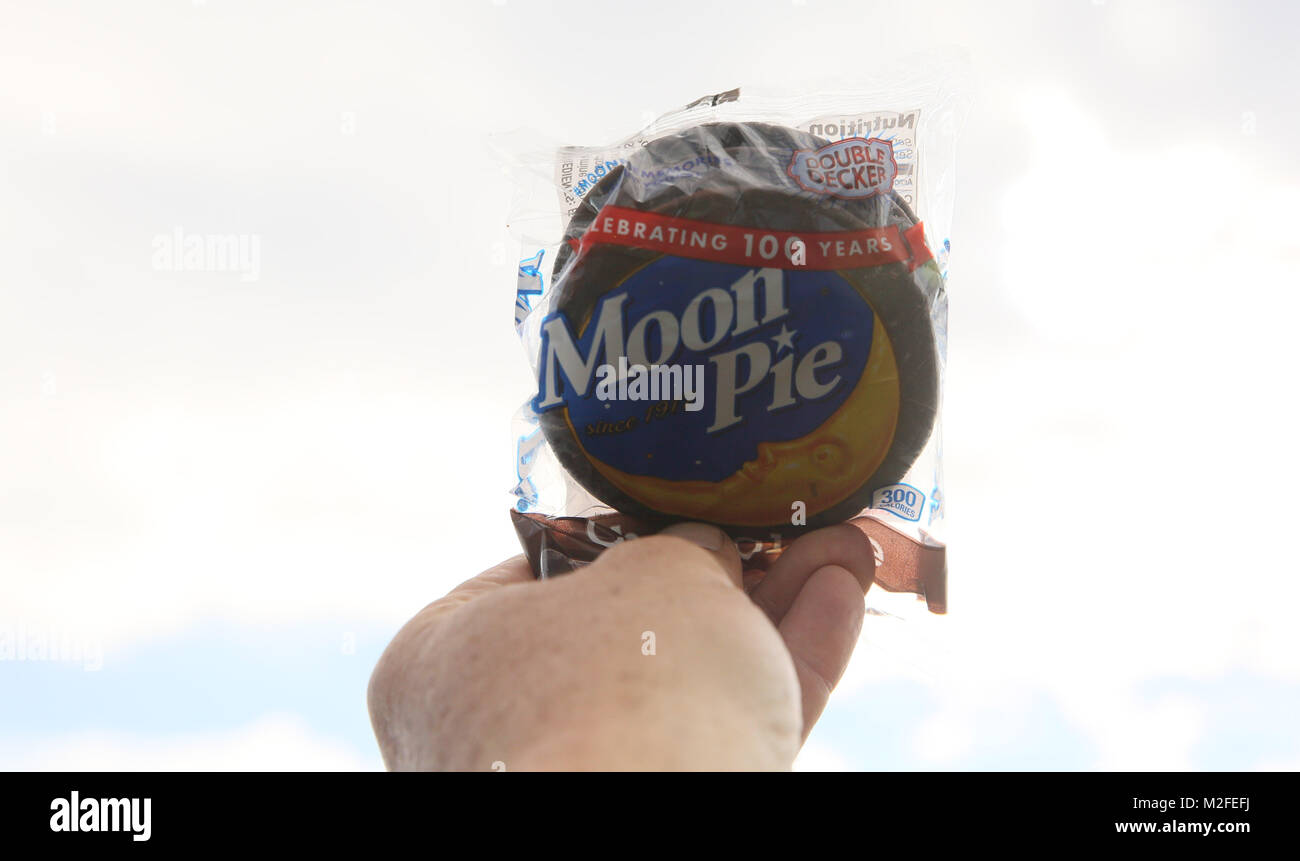 East of the sun west of the moon hi-res stock photography and images ...