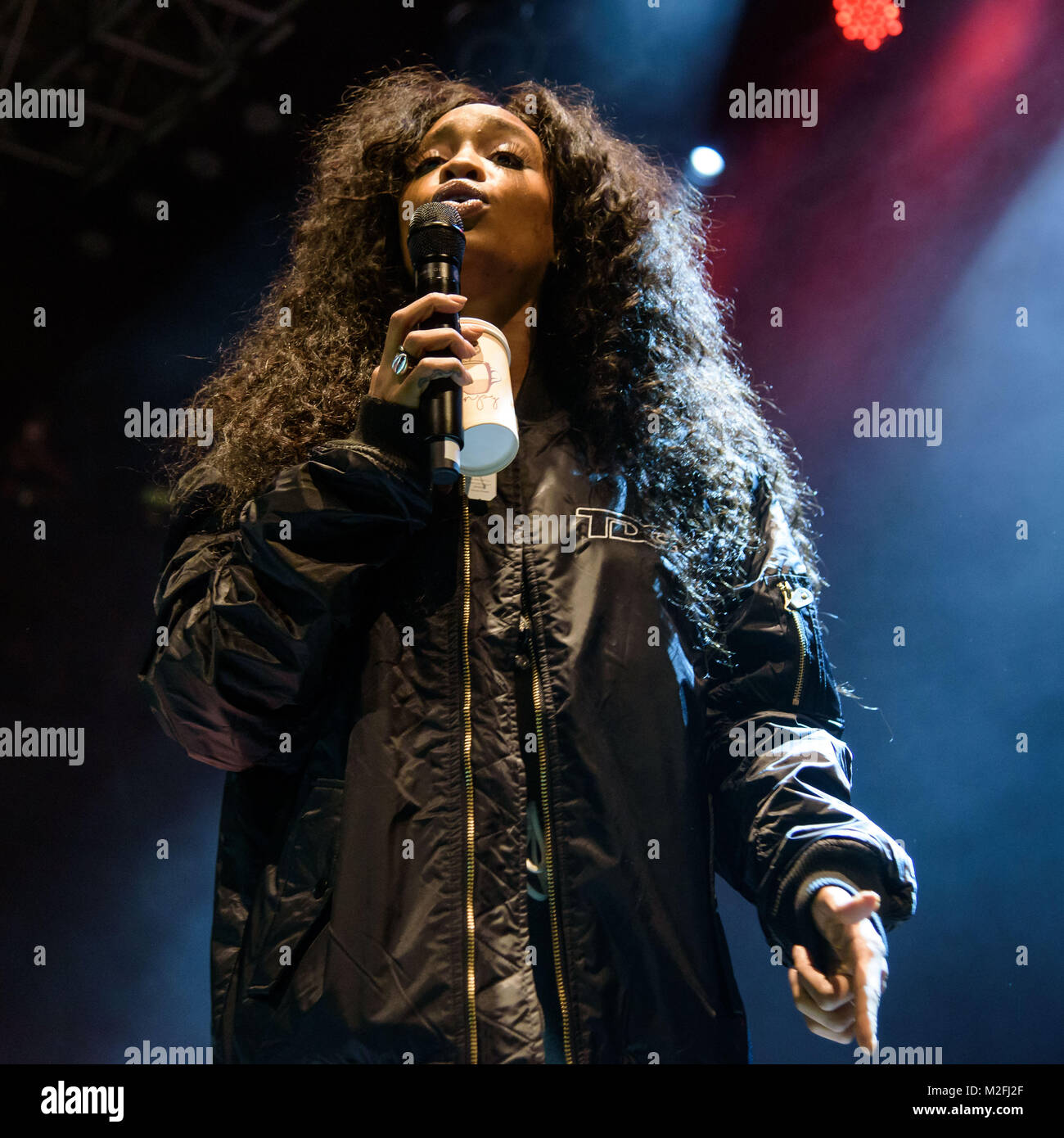 Sza concert hi-res stock photography and images - Alamy