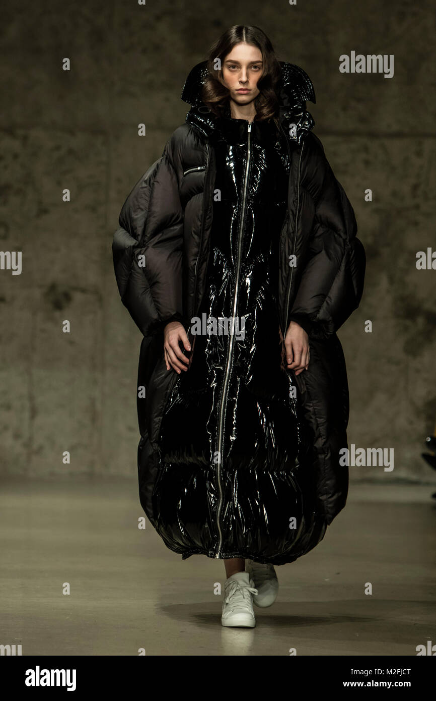 7th February 2018 - New York,USA - Chen Peng Fall Winter 2018 at New ...