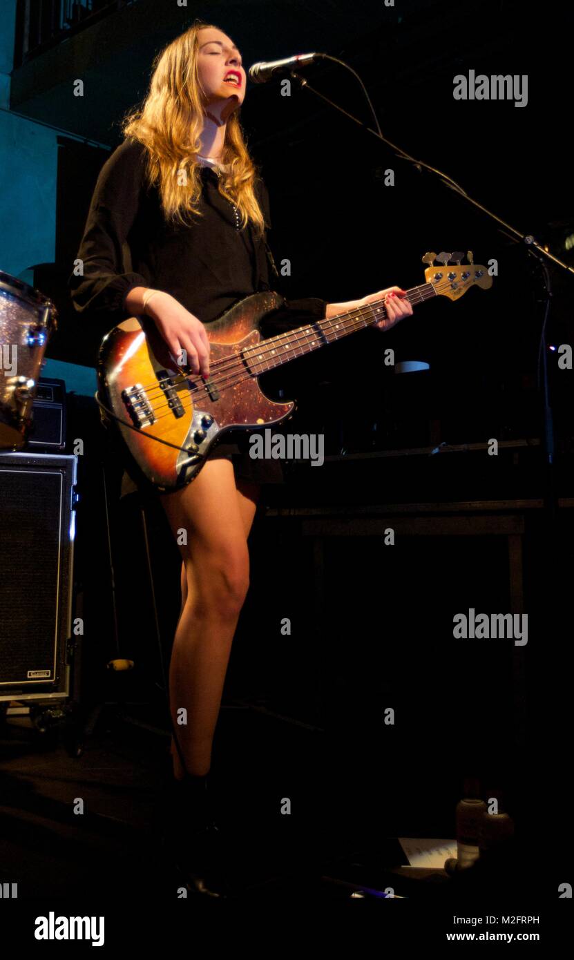 Este haim of the band haim hi-res stock photography and images - Alamy