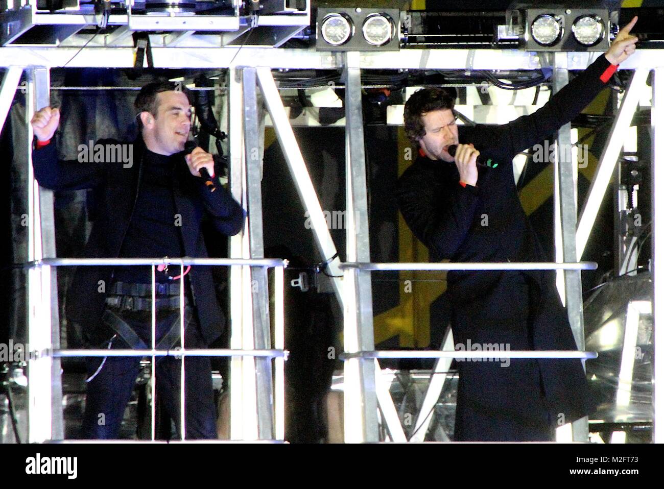 Take That auf ihrer Progress-Tour live in Hamburg Stock Photo - Alamy