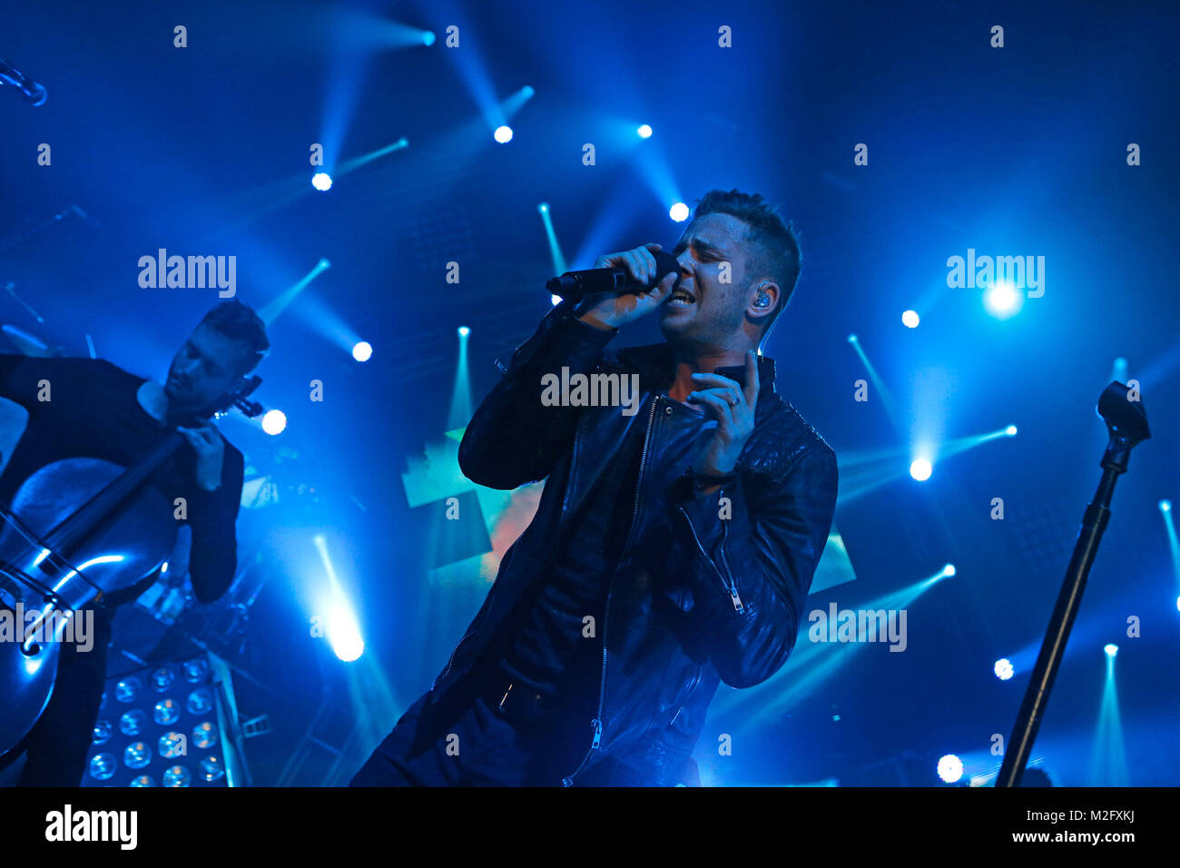 Onerepublic fans hi-res stock photography and images - Alamy