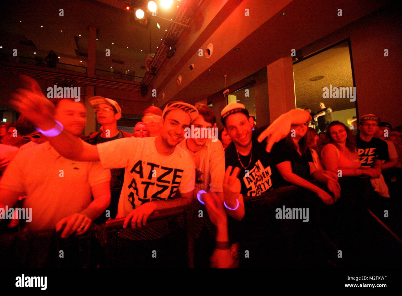 Die partyband hi-res stock photography and images - Alamy