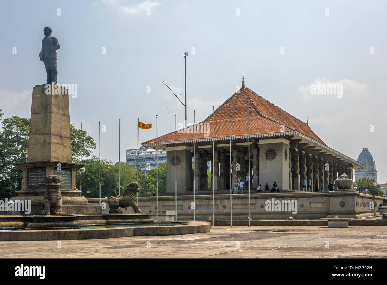 Colombo statue hi-res stock photography and images - Alamy