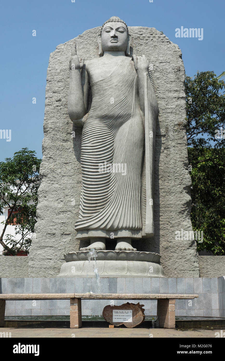 Sri Lanka, Colombo, Aukana Buddha replica Stock Photo - Alamy