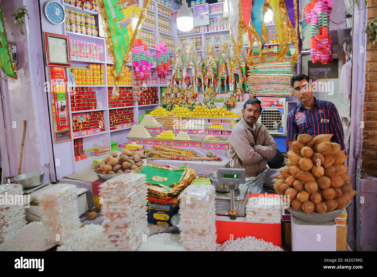 Ramdevra temple hi-res stock photography and images - Alamy