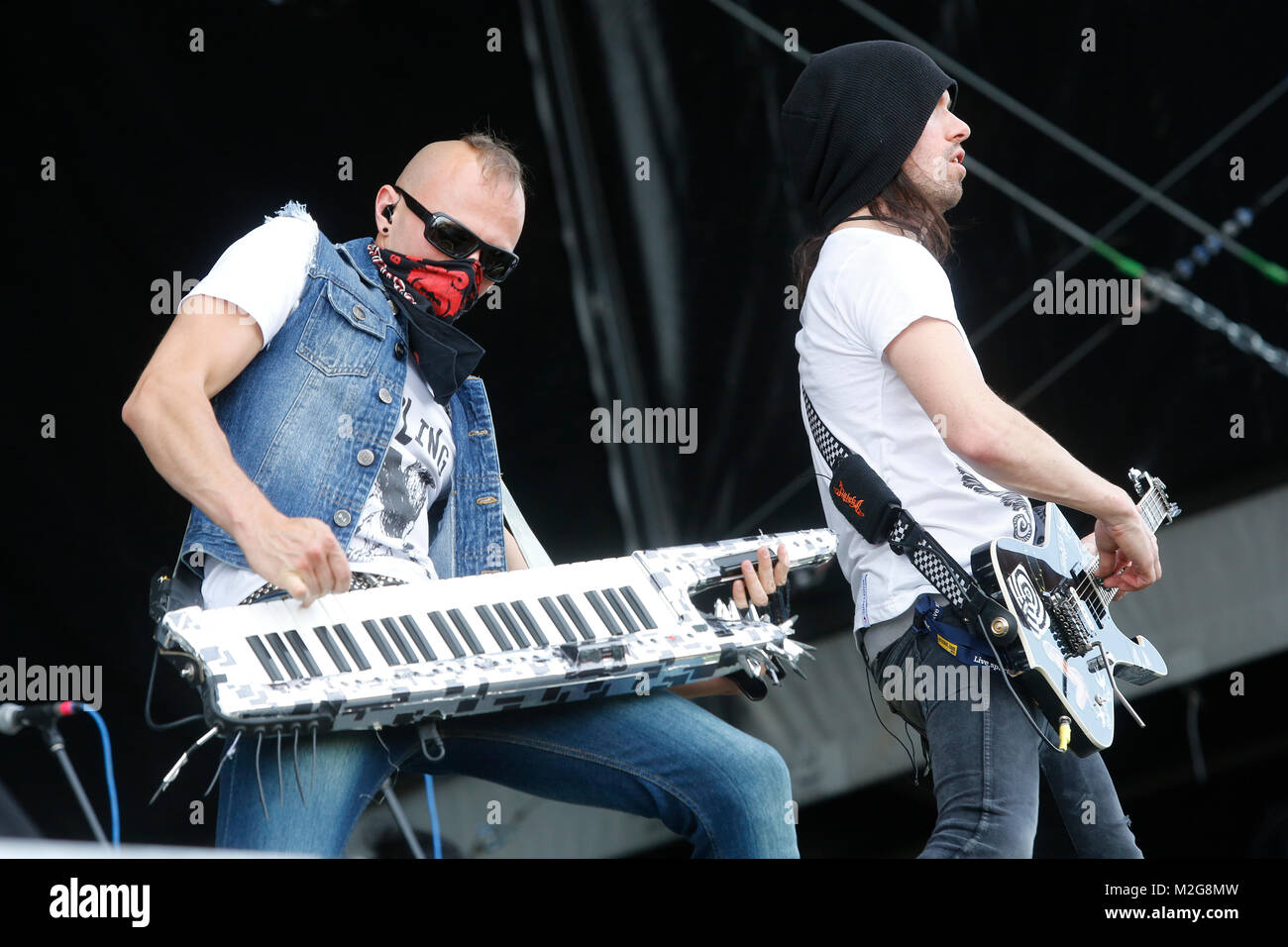Dragonforce band hi-res stock photography and images - Alamy