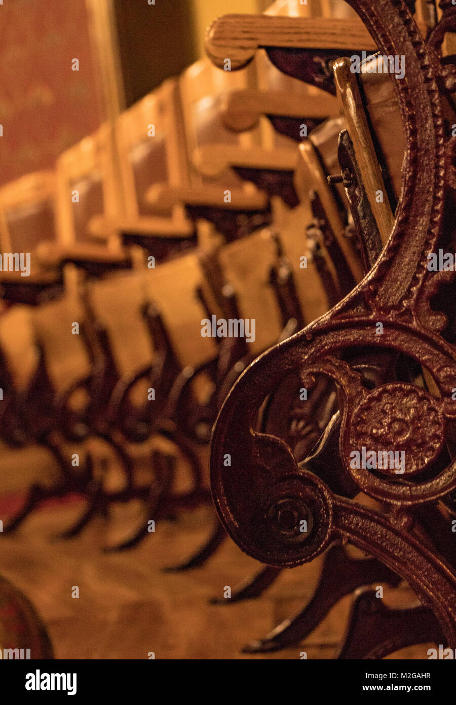 Symmetrical detail hi-res stock photography and images - Alamy