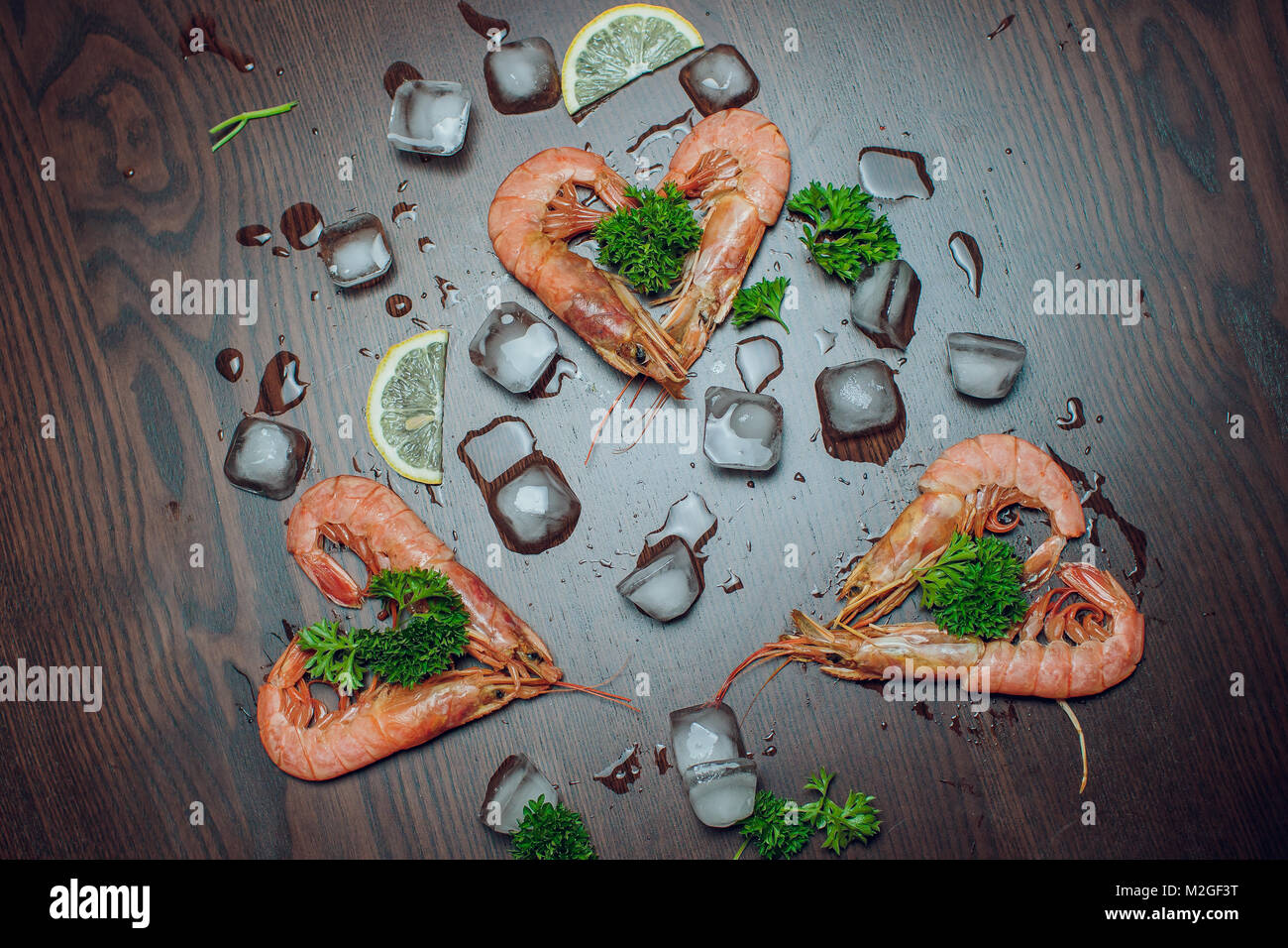 Argentine Raw shrimp seafood food red ice Stock Photo - Alamy