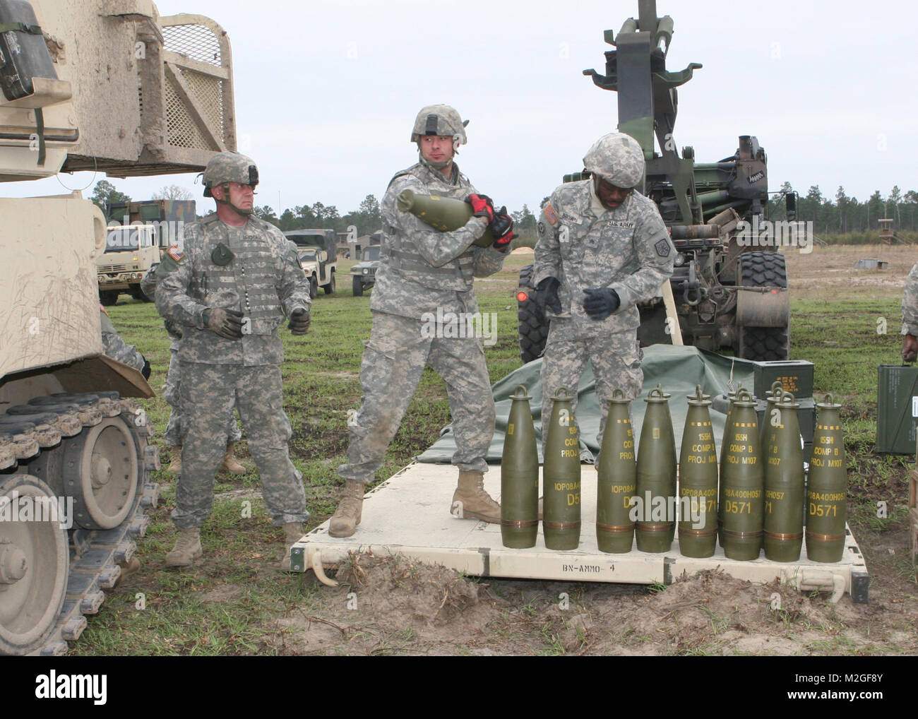 LOADING AMMO ON M109 PHOTO BY PRINCESS TEKOA BURNS Georgia Soldiers ...