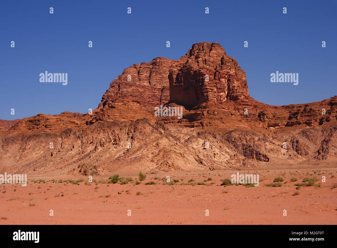 Bridge arch jordan wadi rum hi-res stock photography and images - Alamy
