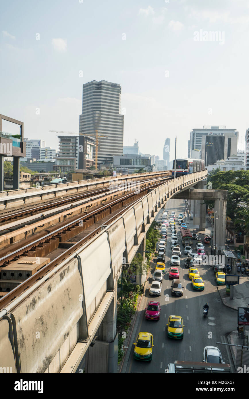 The aerial line of Skytrain in Bangkok, Thailand Stock Photo - Alamy