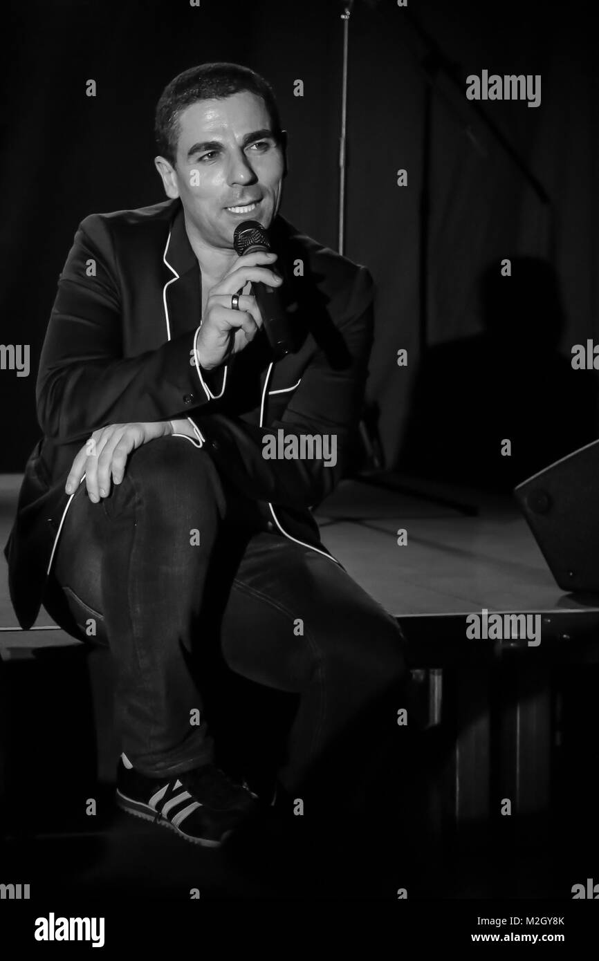 Bernard butler singer Black and White Stock Photos & Images - Alamy