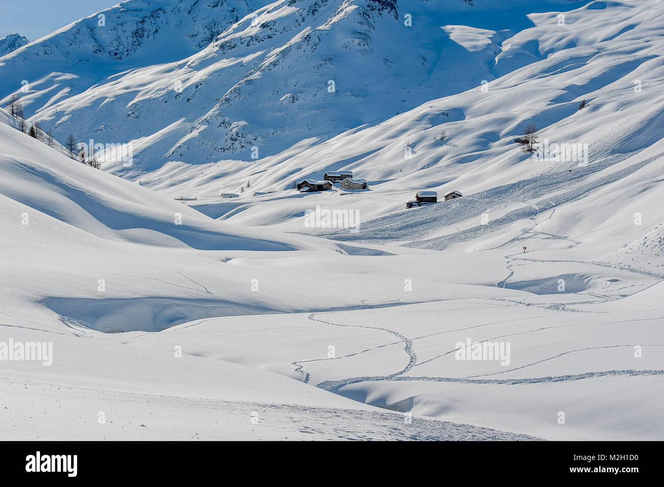 mountain village isolated for too much snow Stock Photo - Alamy