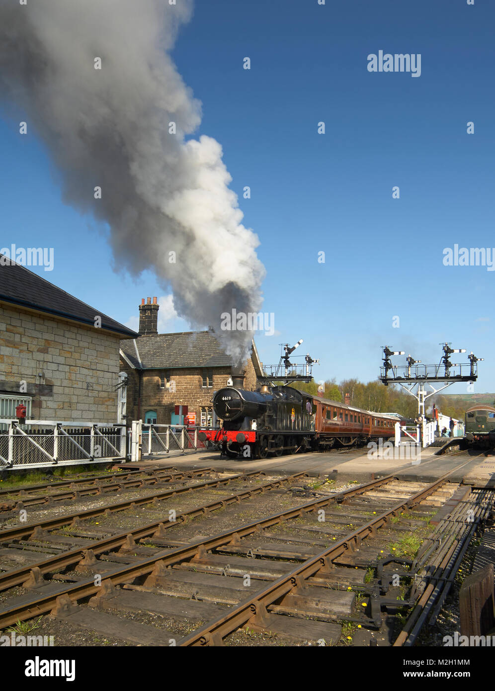 Train at levisham station on the north yorkshire moors railway hi-res ...