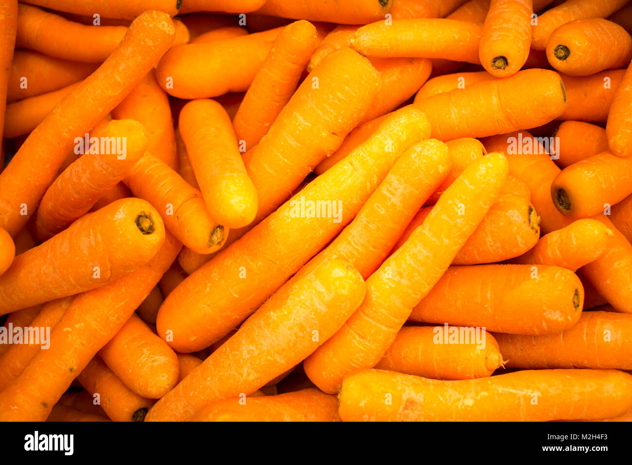 carrots for sale in a supermarket Stock Photo - Alamy
