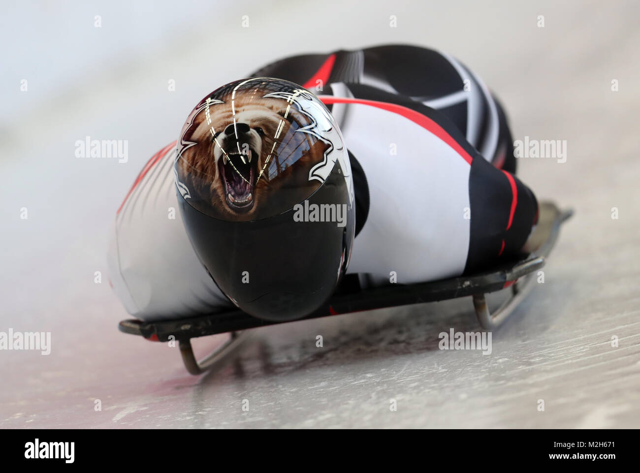 Mens skeleton olympic sliding centre hi-res stock photography and ...