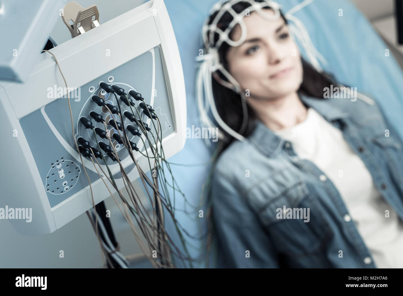 Woman eeg hi-res stock photography and images - Alamy