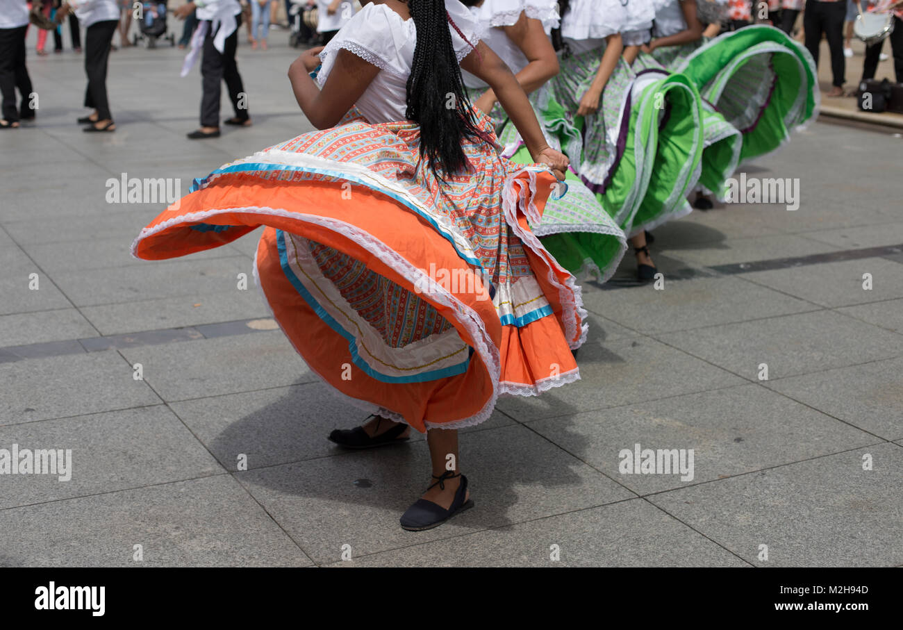 Colombian folk dance group with traditional clothing Stock Photo - Alamy