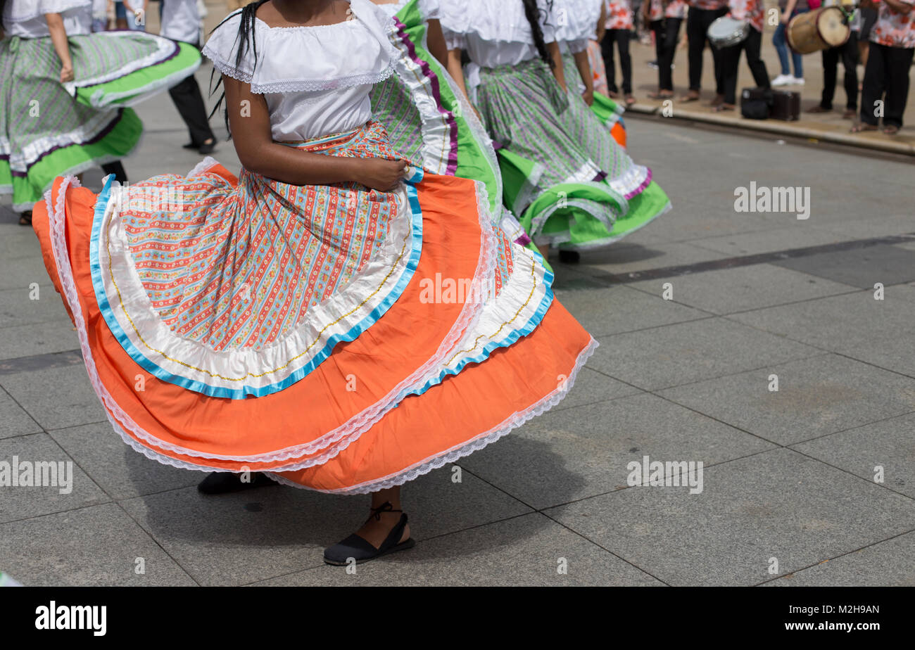 Colombian folk dance group with traditional clothing Stock Photo - Alamy
