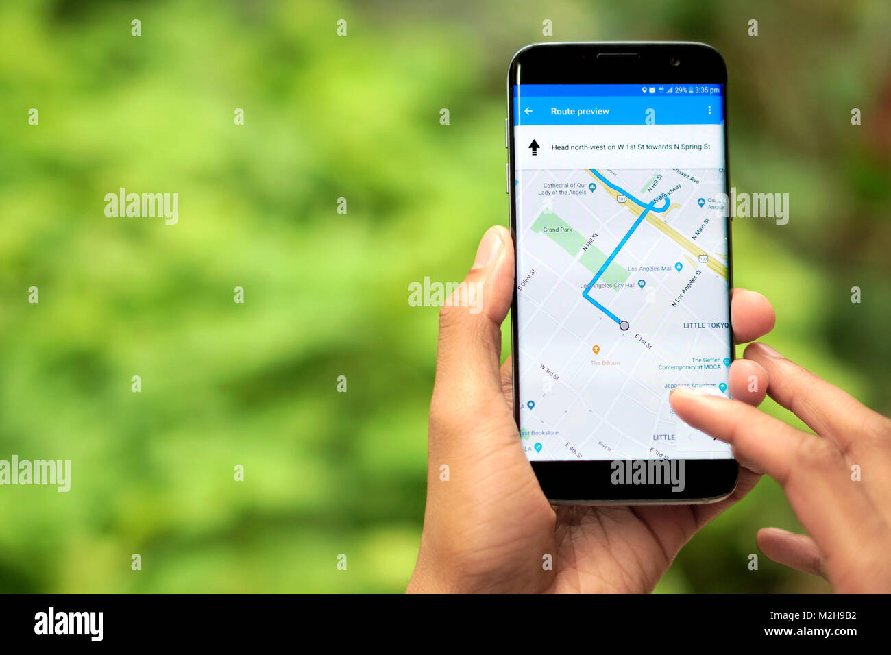 Man holding mobile Stock Photo - Alamy