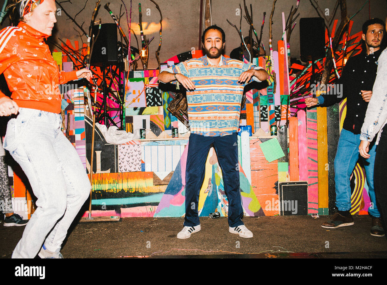 Break dancing 80s hi-res stock photography and images - Alamy