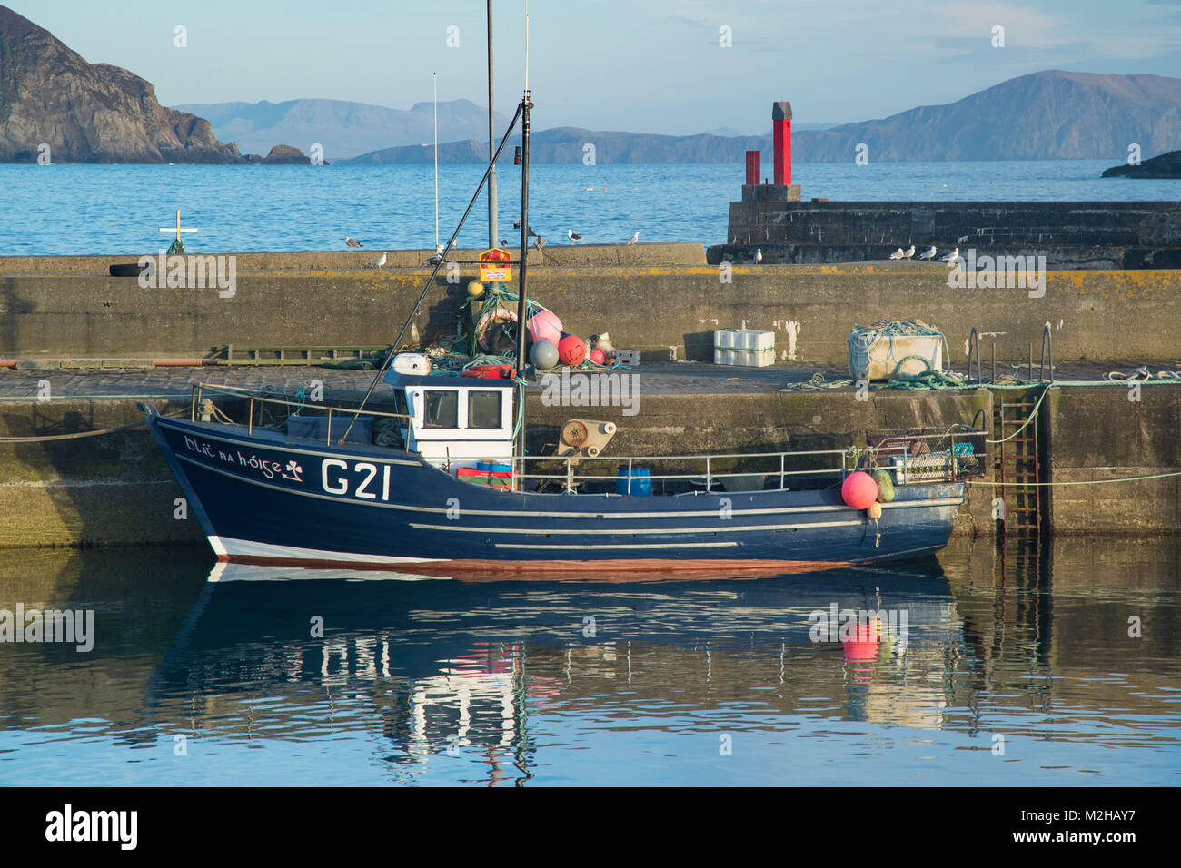 Quay irish harbour hi-res stock photography and images - Alamy
