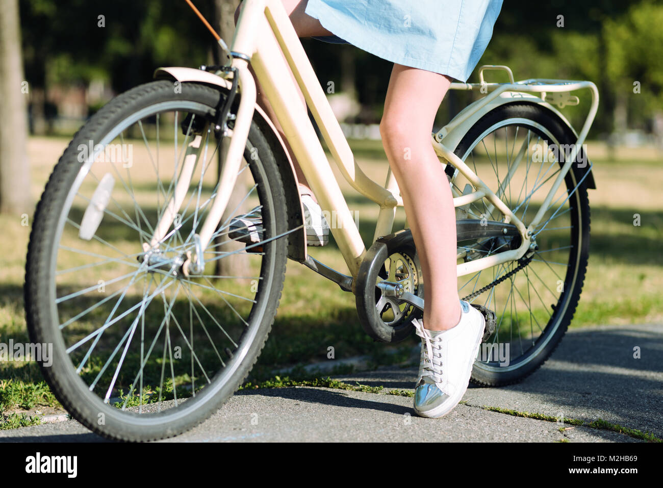 Close up of a modern bicycle Stock Photo - Alamy