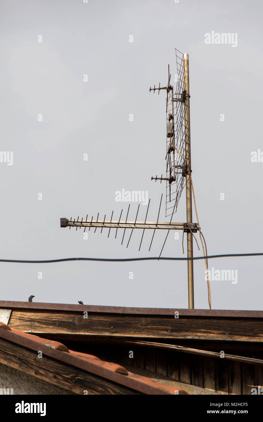 Roof mounted antenna hi-res stock photography and images - Alamy