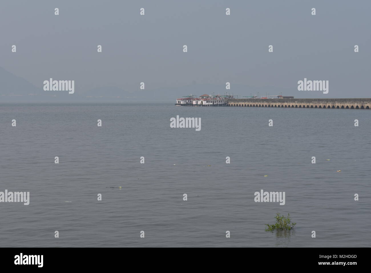 Pathway to ocean hi-res stock photography and images - Alamy