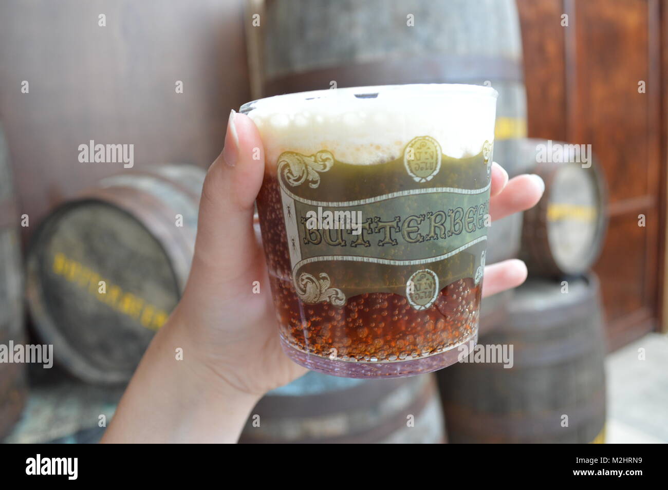 Butter beer from the harry potter studios hi-res stock photography and ...
