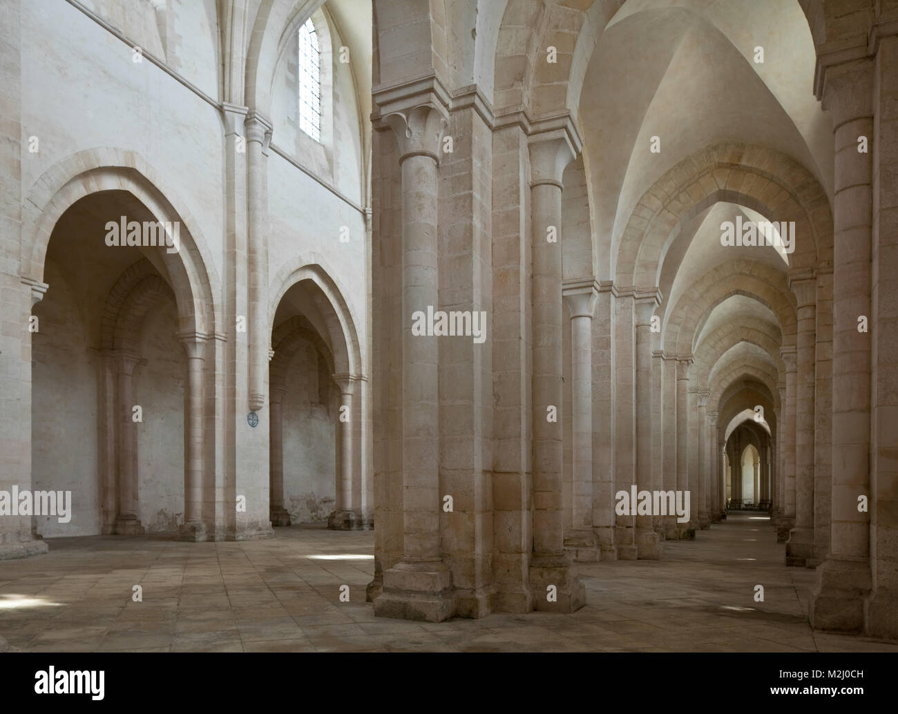 Pontigny Abteikirche Innenansicht nach Osten 1145-1206 erbaut Stock ...