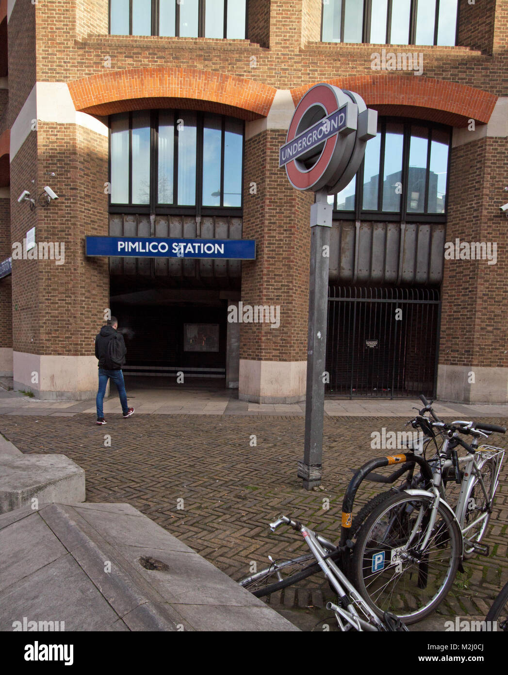 Pimlico station sign hi-res stock photography and images - Alamy